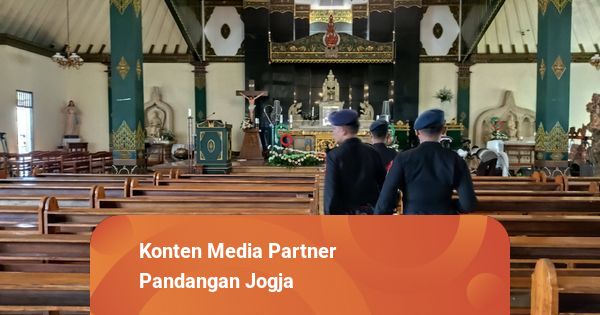 Kerahkan Penjinak Bom, Polisi Sterilkan 5 Gereja di Bantul Jelang Perayaan Natal | kumparan.com